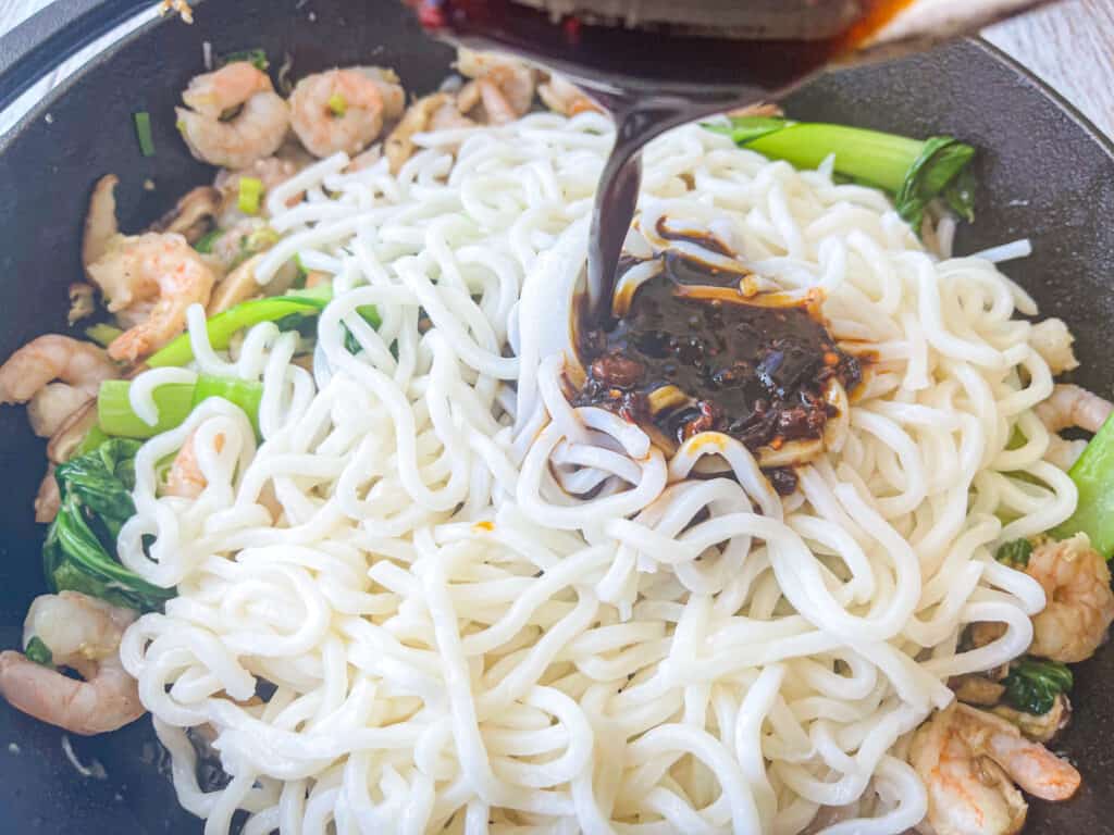 Easy Shrimp Noodles with Homemade Udon Sauce Recipe - Weekday Pescatarian