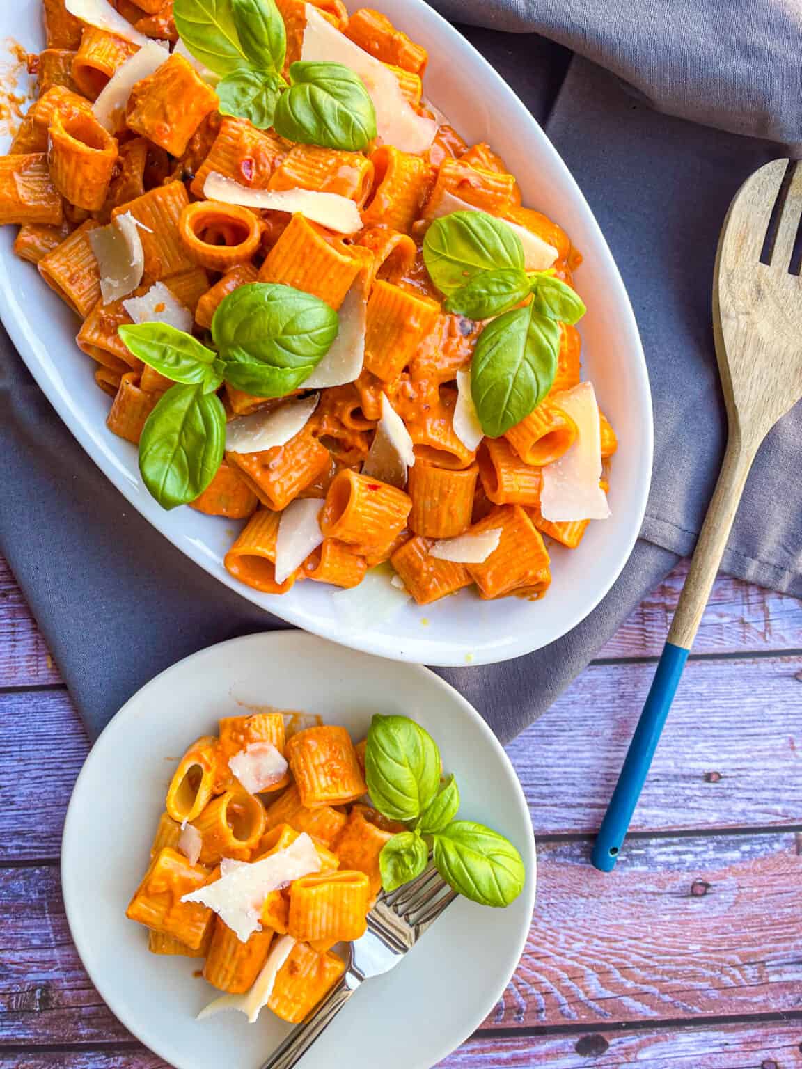 Spicy Rigatoni Vodka Recipe (Copycat Carbone!) - Weekday Pescatarian