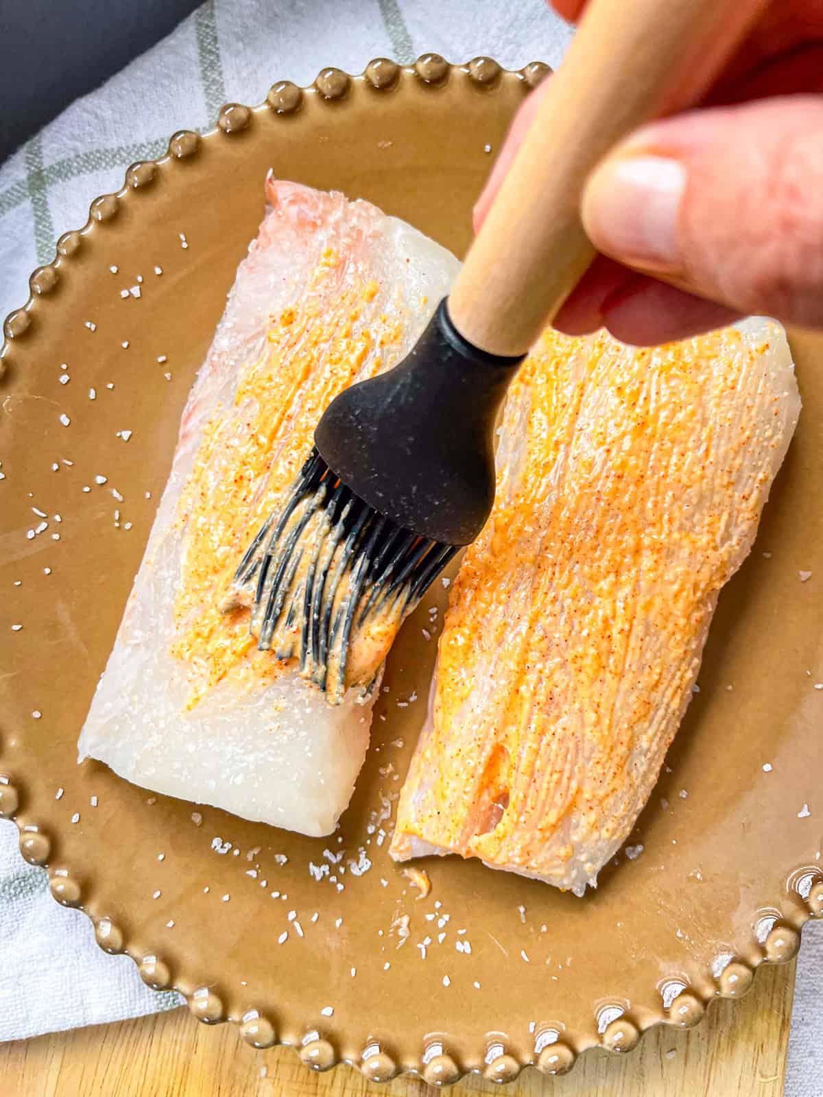 Easy Air Fryer Halibut Recipe (Ready in10 Minutes!)